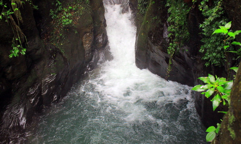 Curug Naga sebagai tempat tereksotis untuk wisata alam dan camping di ...