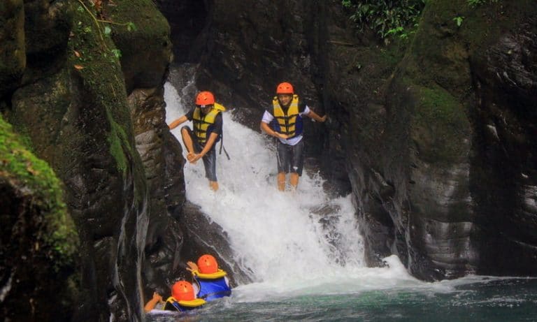 Tempat wisata alam dan petualangan gunung Paseban